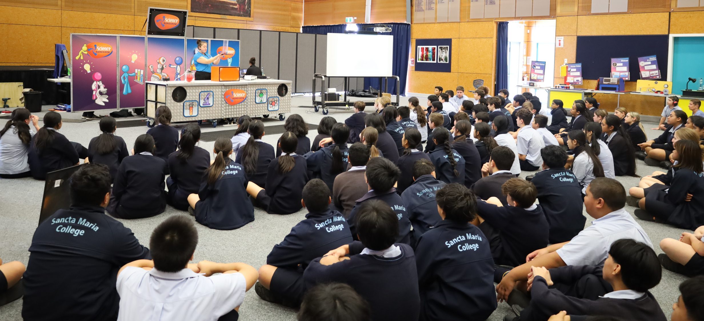 Science Roadshow turns up the heat at school | Sancta Maria College